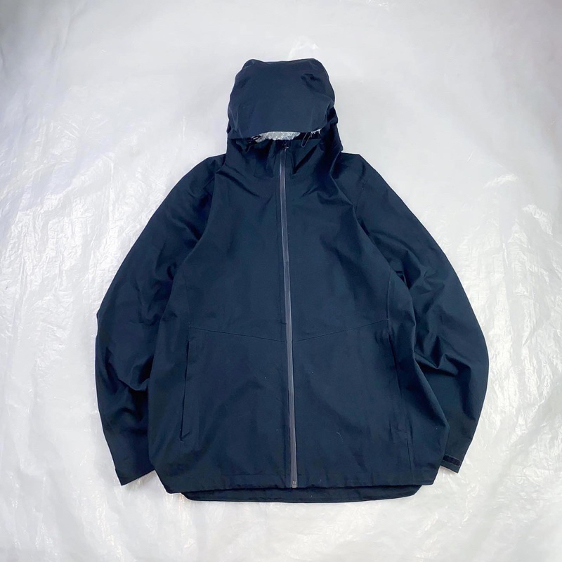 Jual UNIQLO BLOCKTECH BLACK GORPCORE | Shopee Indonesia