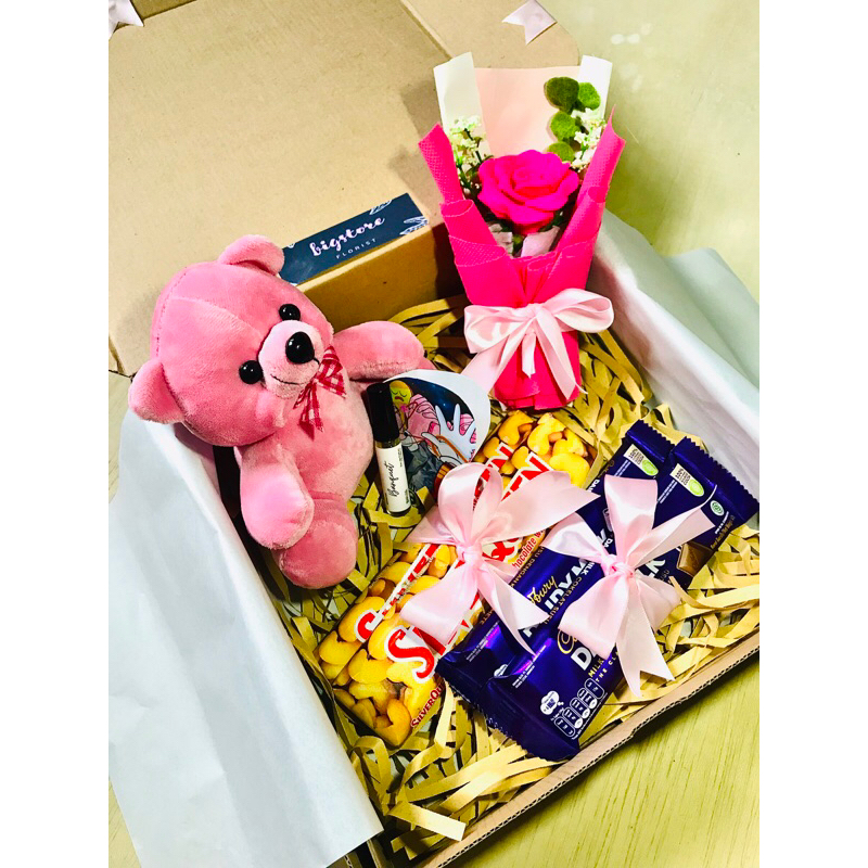 Jual Bigstore Florist Gift Box/Hampers kombinasi Buket, Boneka, Parfum ...