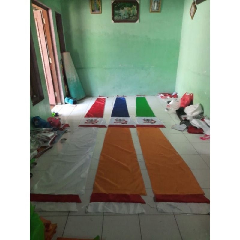 Jual umbul umbul jenis layur panjang 4 meter warna bebas pilih | Shopee ...