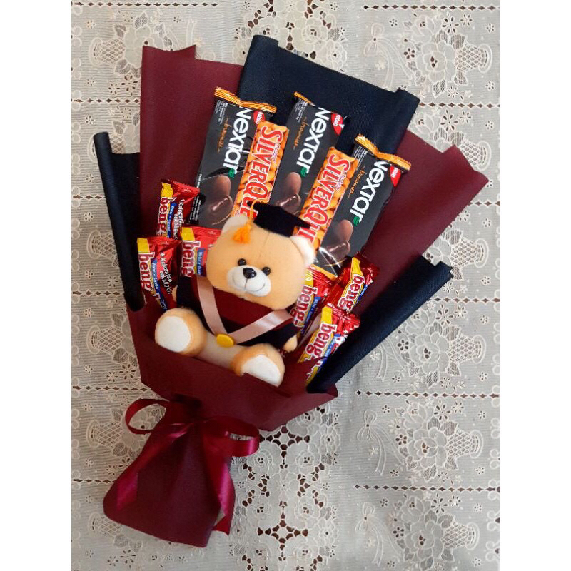 Jual BUCKET BONEKA bengbeng isi 2-4/ Graduation/ Bucket silverqueen ...