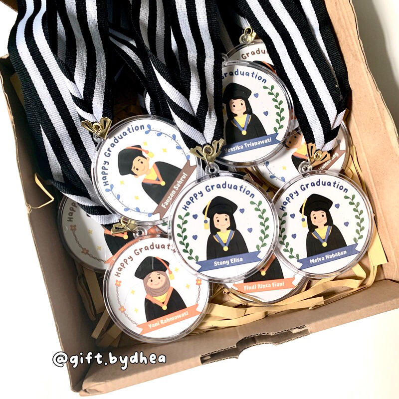 Jual MEDALI AKRILIK CUSTOM GRADUATION | Shopee Indonesia