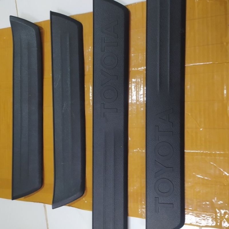 Jual Spil plate Toyota Innova reborn 2016-up original | Shopee Indonesia