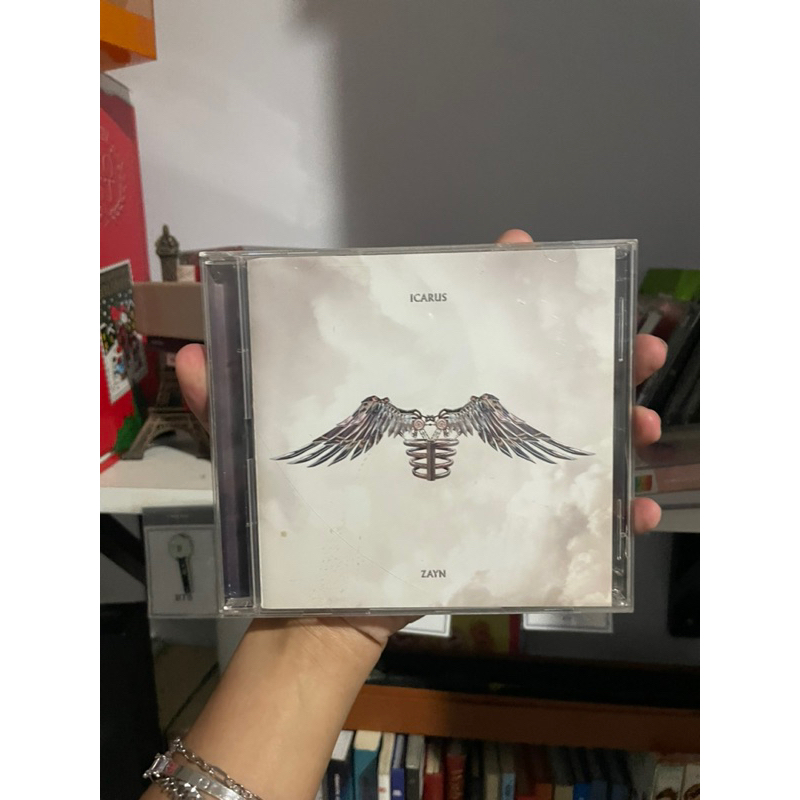 Jual ZAYN MALIK ICARUS FALL DELUXE EDITION (DUAL CDS - IMPORT) | Shopee Indonesia