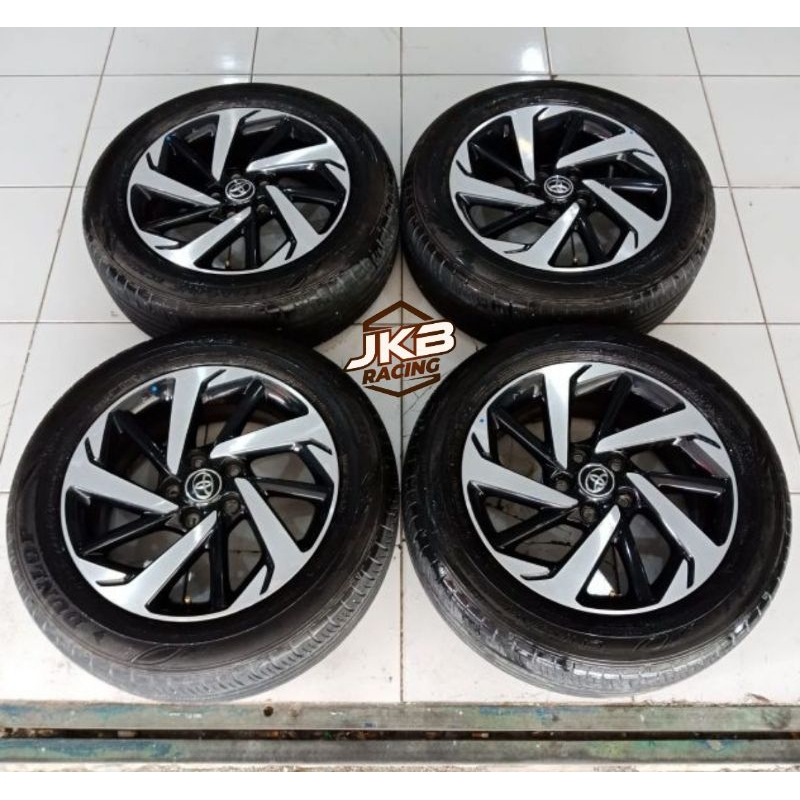 Jual VELG MOBIL SECOND STANDAR NEW RUSH RING 17 H5X114'3 + BAN DUNLOP 215/60 R17 BUAT INNOVA ...