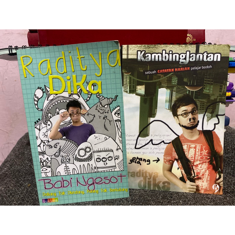 Jual NOVEL RADITYA DIKA (BABI NGESOT, KAMBING JANTAN) | Shopee Indonesia