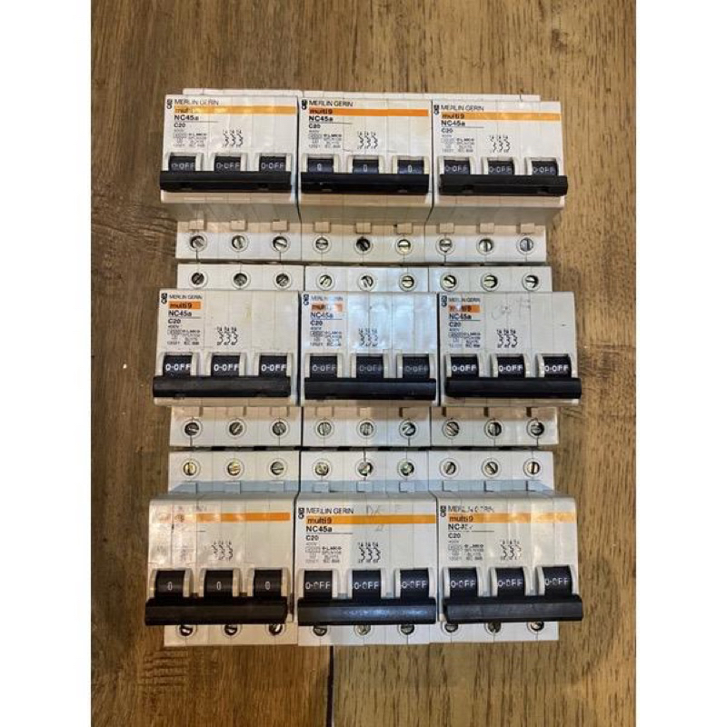 Jual Mcb merlin gerin 20A 3p original | Shopee Indonesia