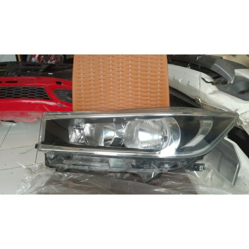 Jual headlamp innova reborn original kondisi barang 95% masih layak ...