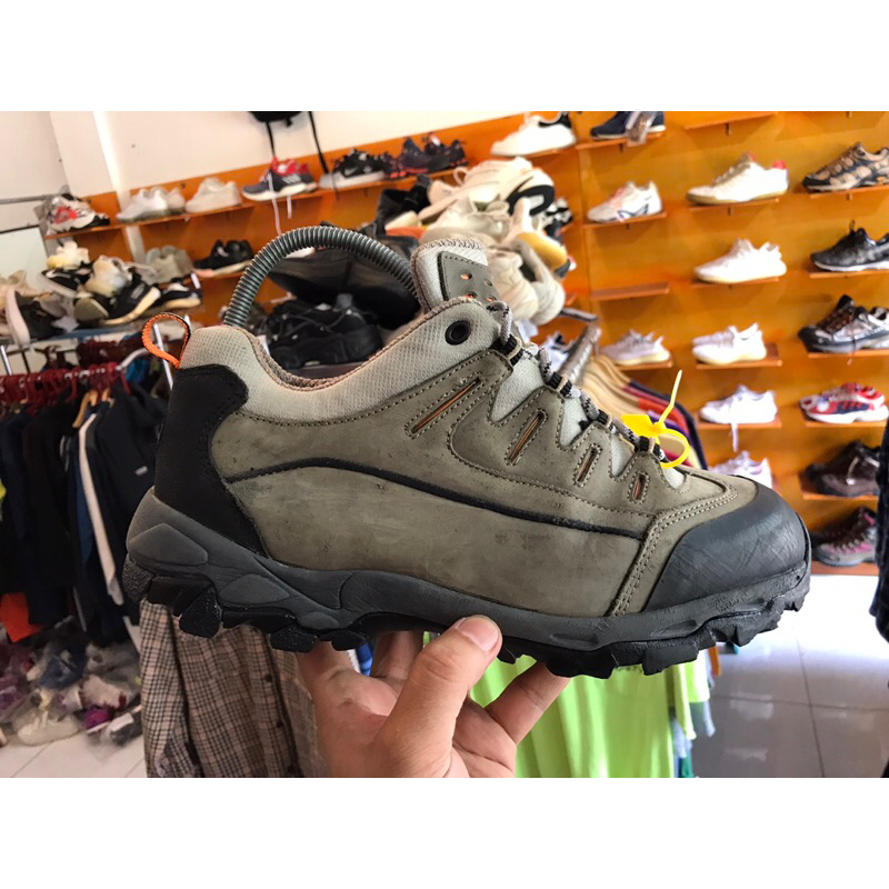 Jual SEPATU HIKING LAFUMA - SIZE 42,5 BEKAS SECOND BRANDED ORIGINAL ...
