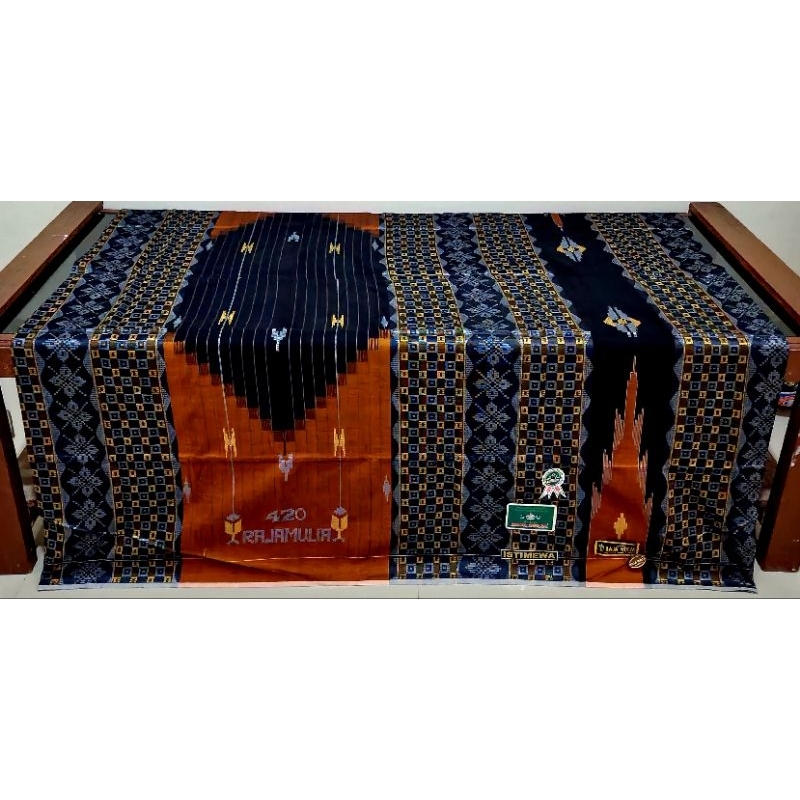 Jual Raja Mulia 420 Exclusive Sarung Tenun Tradisional Sutra Samarinda ...
