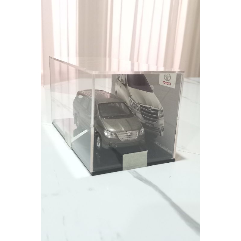 Jual Mainan Diecast Toyota Innova 2013 skala 1:36 + Box Mika | Shopee ...