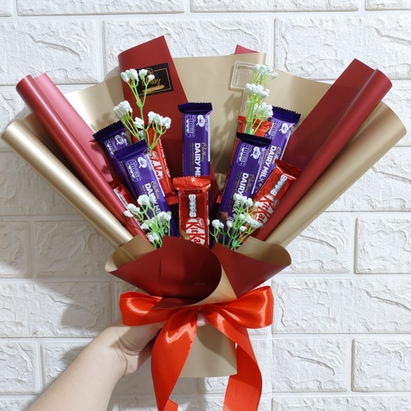 Jual Snack Bouquet Coklat 5 Cadbury 30gr dan 5 Kitkat 2F / Bucket Buket ...