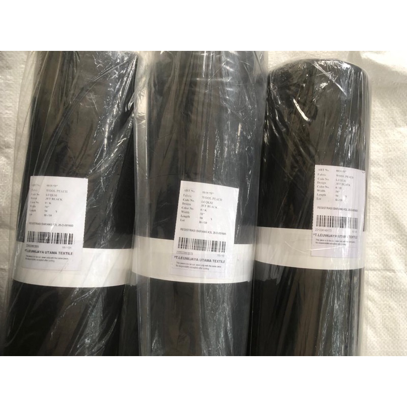 Jual kain woolpeach wolfis wool peach jetblack 8818 leuwitex hitam ...