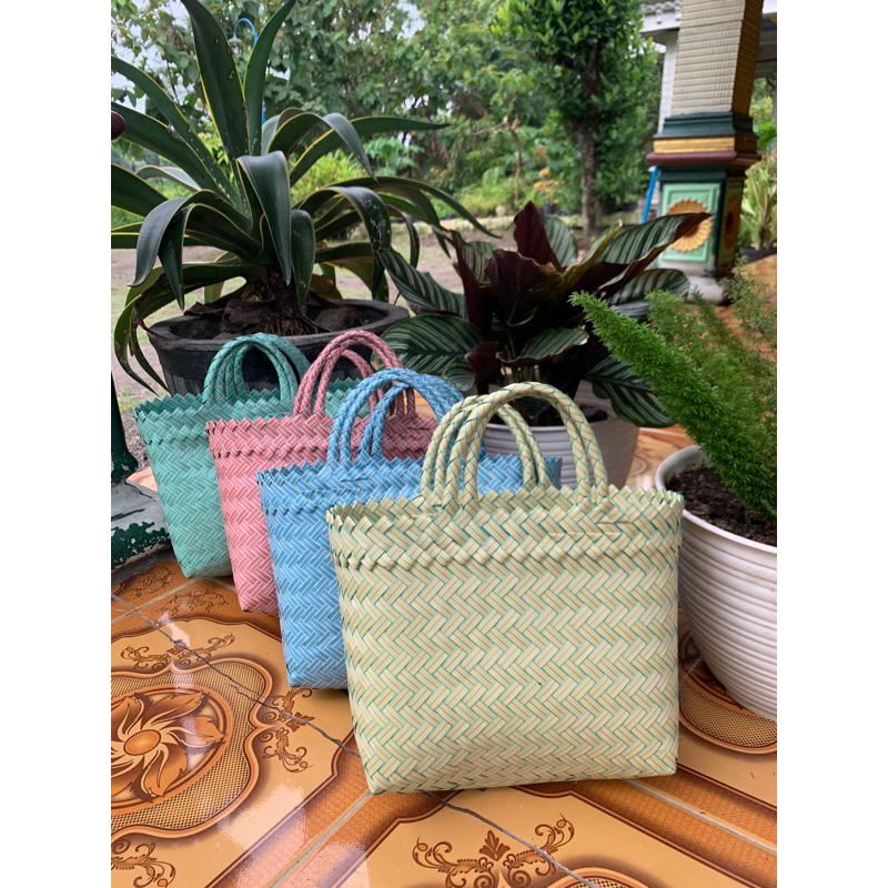 Jual Tas Anyam Polos Lurik Ukuran Kecil (S) | Shopee Indonesia