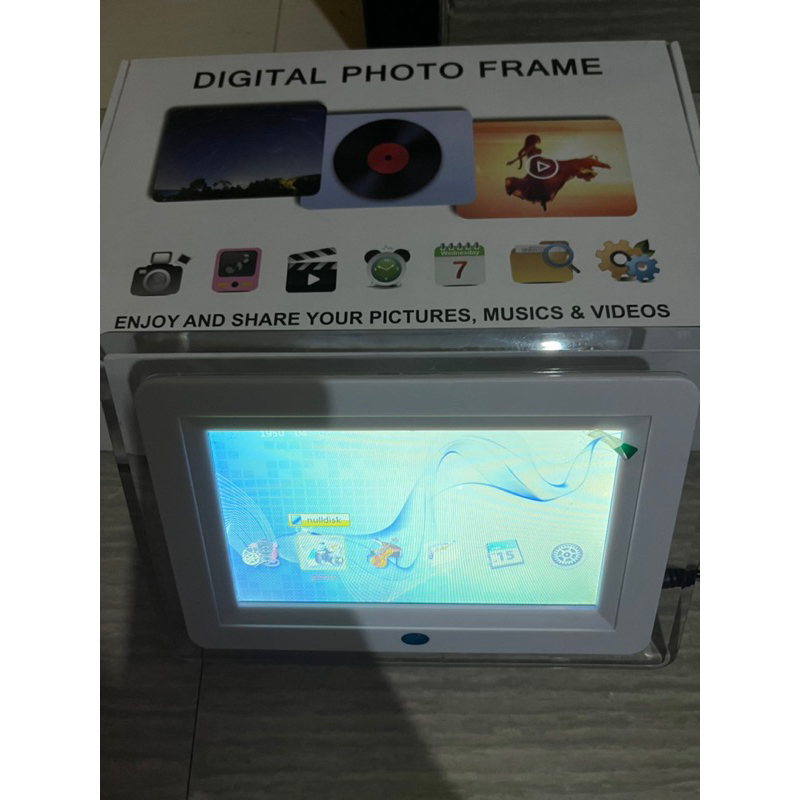 Jual digital photo frame (preloved masih bagus hanya digunakan untuk ...