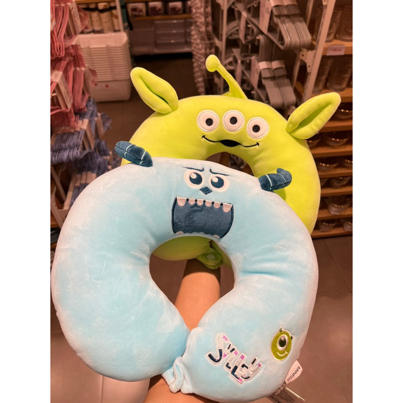 Jual NECK PILLOW MINISO TOY STORY DISNEY PIXAE ALIEN JAMES SULLIVAN ...