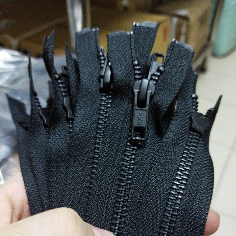 Jual Resleting Jaket YKK Black Nikel Arang RGKOR 56 | Shopee Indonesia