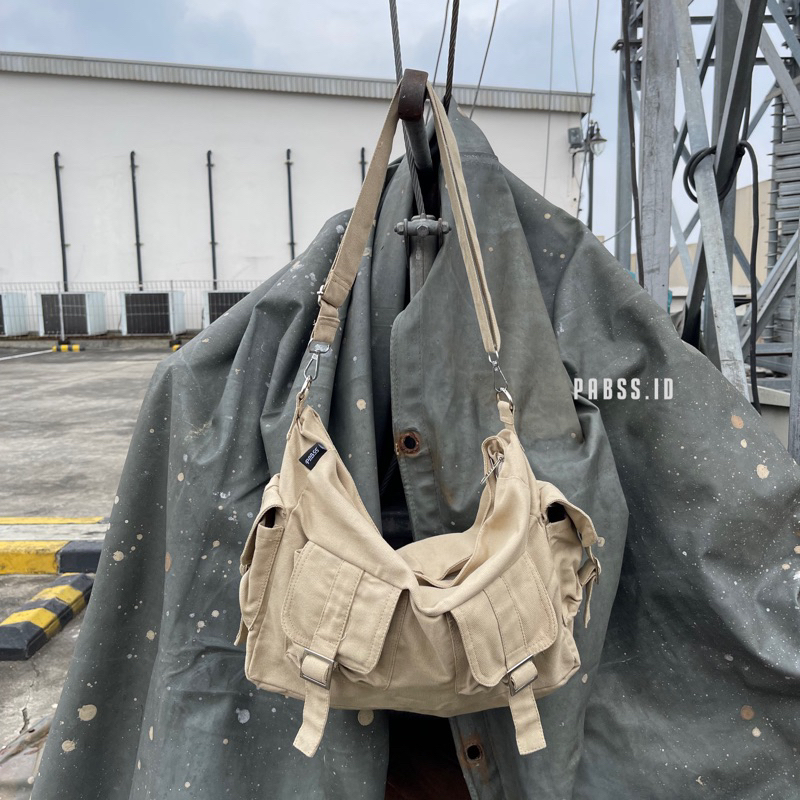 Jual MYRA BAG - Messenger Bag / Y2K Bag / Tas Selempang Kanvas | Shopee ... Jual MYRA BAG - Messenger Bag / Y2K Bag / Tas Selempang Kanvas | Shopee ...