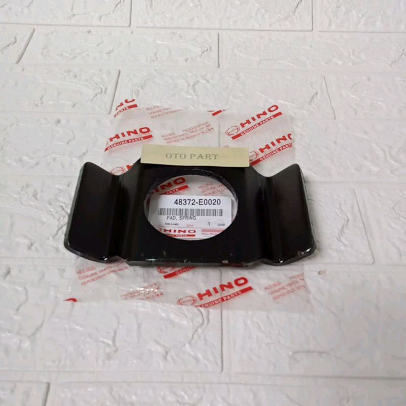 Jual Pad spring front Hino lohan FM 260 ti dudukan u bolt depan Hino ...