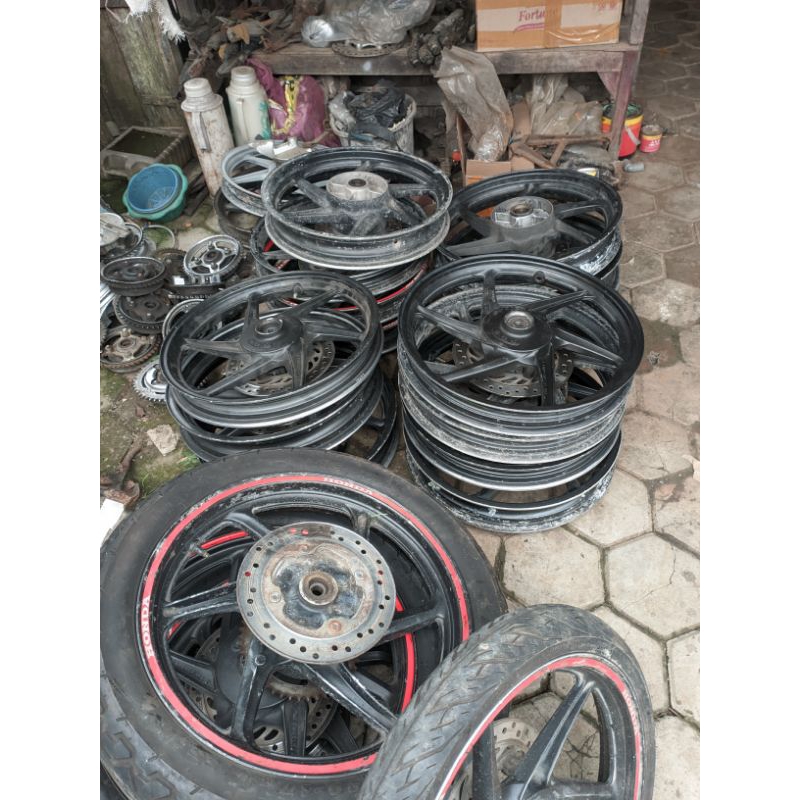 Jual Velg cb150R original copotan motor | Shopee Indonesia