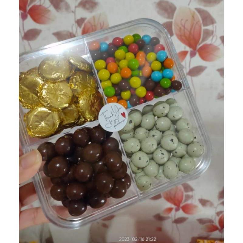 Jual Hampers Parcel Coklat Toples Sekat 4 Var Delfi Lagie | Shopee ...