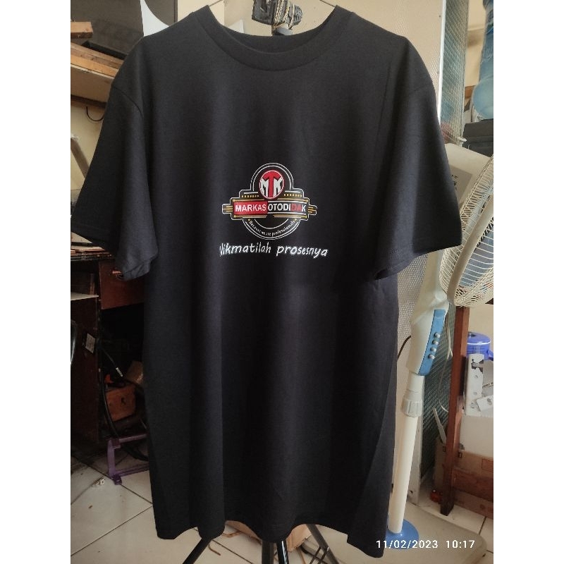 Jual Baju T-shirt Markas otodidak desain simpel | Shopee Indonesia