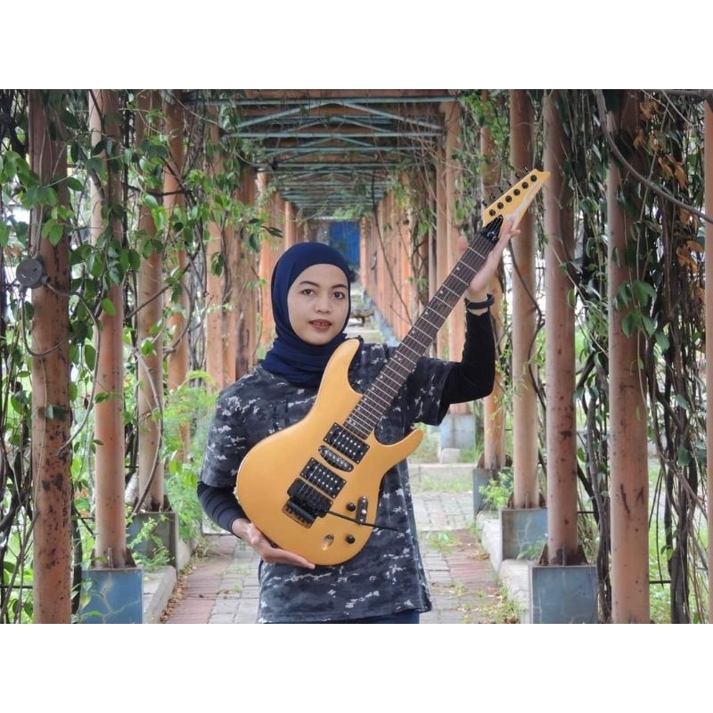 Jual JUAL GITAR ELEKTRIK IBANEZ S SERIES GOLD | Shopee Indonesia