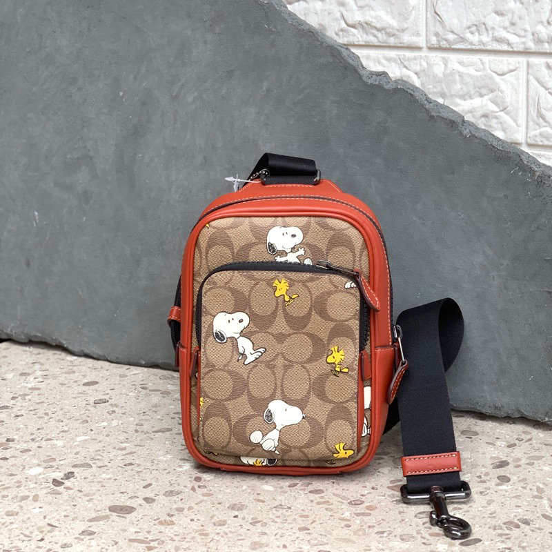 Jual COACH X PEANUTS TRACK SMALL SLING PACK | Shopee Indonesia