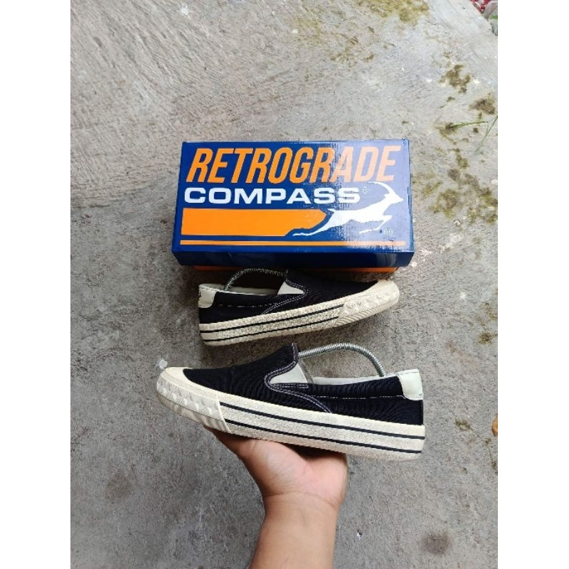 Jual Compass Retrograde Low Slip on | Shopee Indonesia