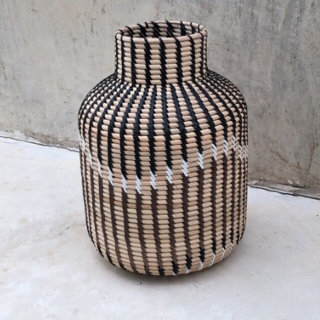 Jual LOMBOK AUTHENTIC | Tabitha Standing Rattan Vase | Tempat Bunga ...