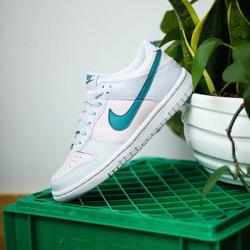 Jual Sepatu sneaker Original Nike Dunk Low GS Mineral Teal | Shopee ...