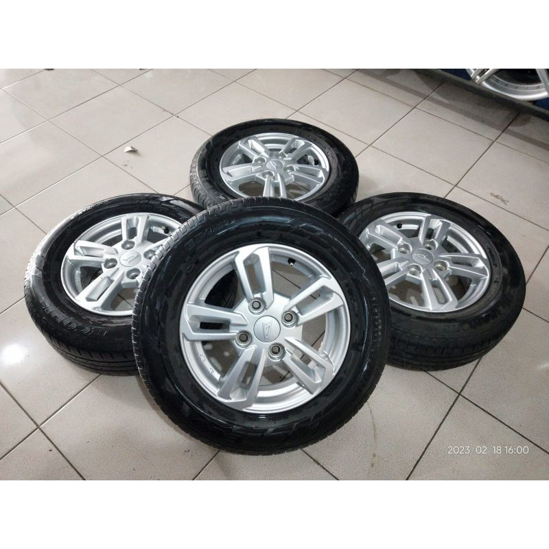 Jual Pelek Mobil Bekas Ori Copotan Xenia R14 Lebar 5 Lubang 4 x 114,3 Offset 45 Warna Silver ...
