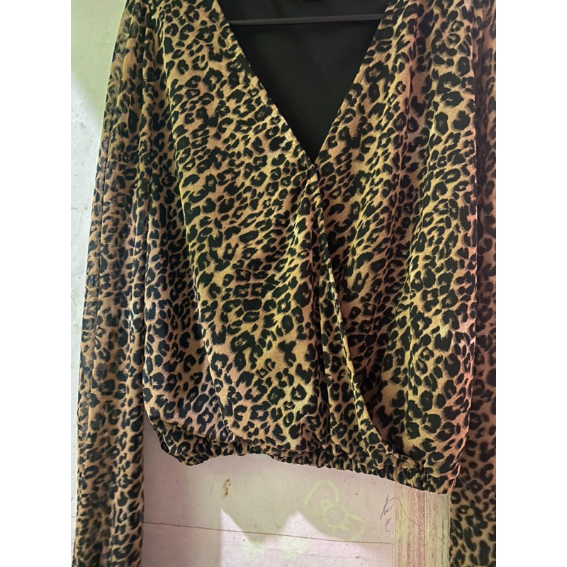 Jual BAJU LEOPARD BERSKHA ( PRELOVED ) | Shopee Indonesia