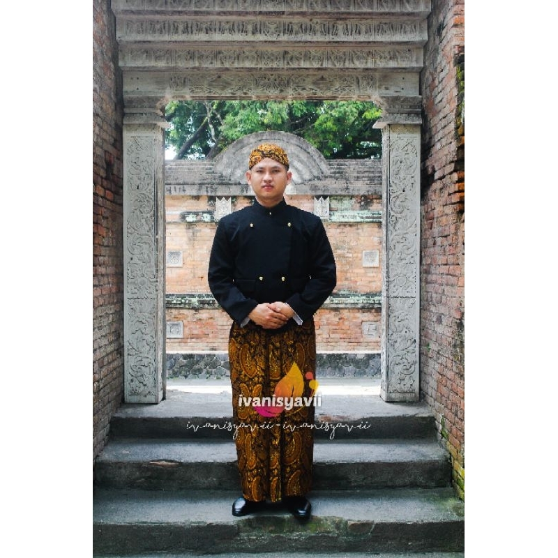 Jual (1set, Cowok) Baju Adat Jawa - Solo / Model Yogi | Beskap + Jarik ...