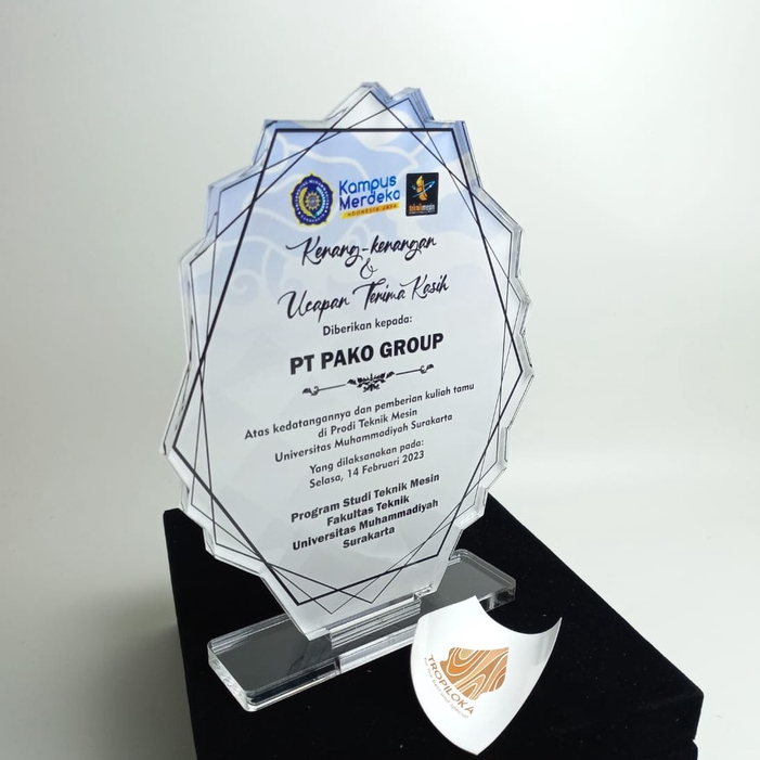 Jual VANDEL PLAKAT CENDRAMATA AKRILIK 8MM SPESIAL | Shopee Indonesia