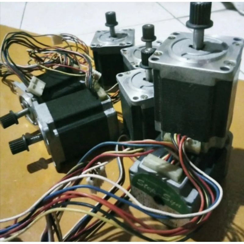 Jual SANYO DENKI 103H6707-0741 (3A)Motor stepper bekas siap pakai daya (3 A) | Shopee Indonesia