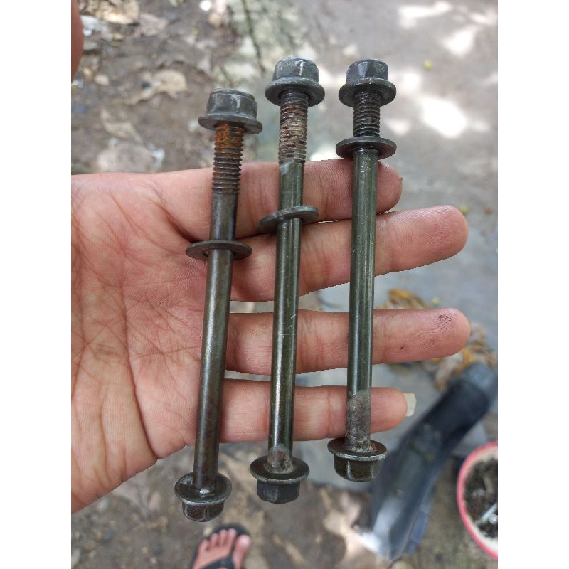 Jual 1 Set Baut Mur Gantungan Mesin Dudukan Mesin Engine Mounting Ke ...