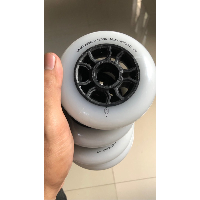 Jual ban sepatu roda flying eagle 100mm 85a | Shopee Indonesia