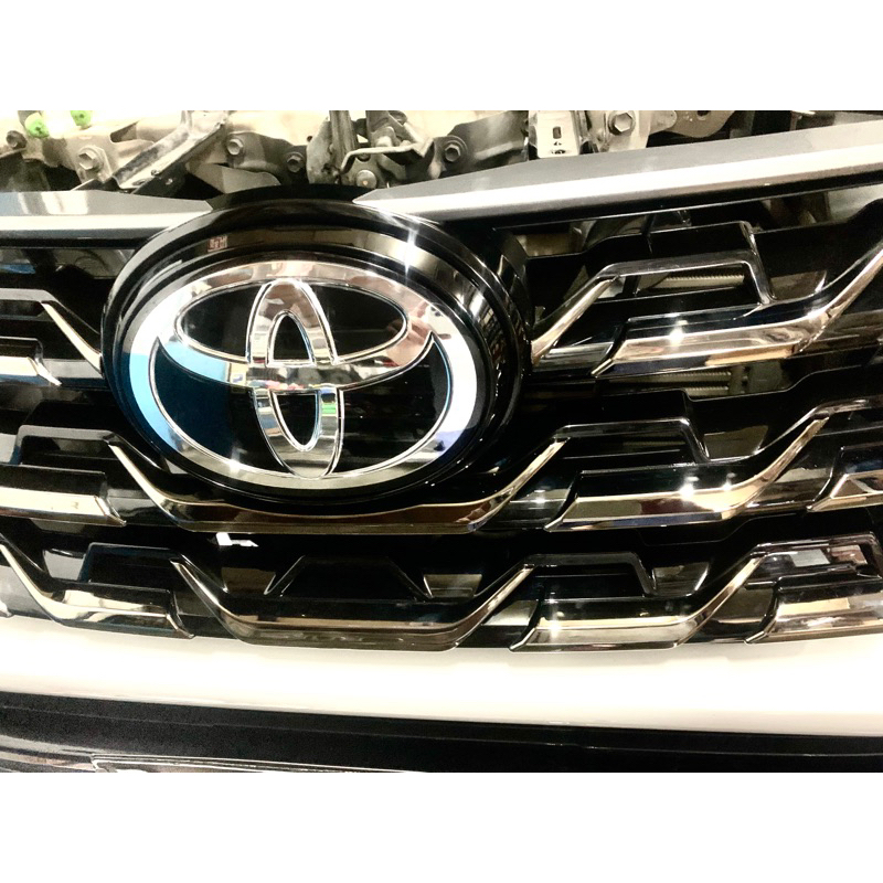 Jual Emblem Toyota Fortuner Hilux Legender GR VRZ TRD sportivo logo ...