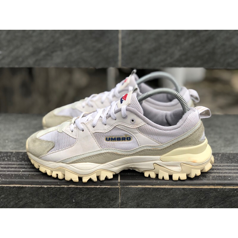 Jual Umbro bumpy 40,5(26) | Shopee Indonesia