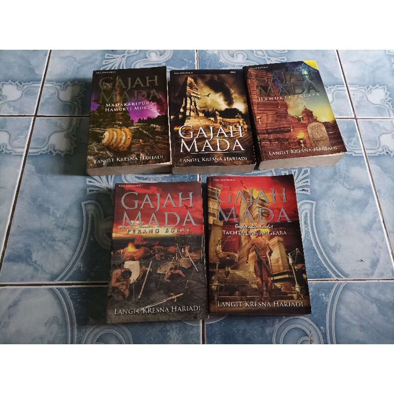 Jual Original Paket Langka Lengkap Gajah Mada Jilid 1 2 3 4 5 karya Langit Kresna Hariadi ...