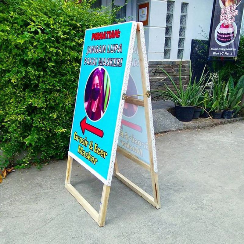 Jual Standing Banner Kayu Ukuran Rangka 130x65 cm (Banner 100x65 cm ...