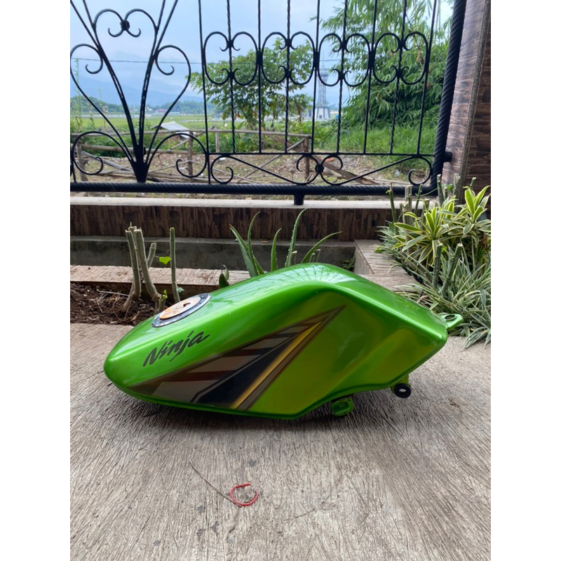 Jual tangki ninja R original copotan | Shopee Indonesia