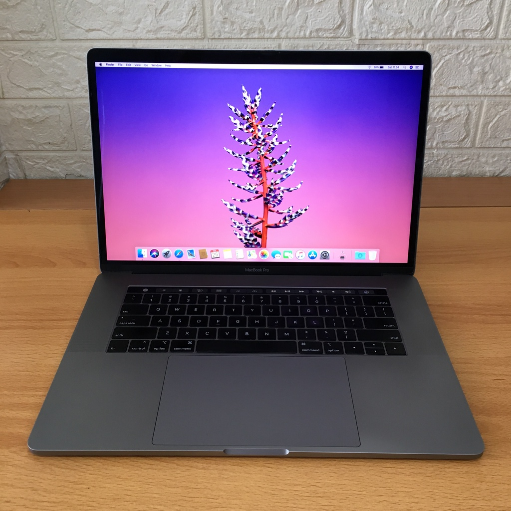 Jual MacBook Pro 2018 15 Inch Retina Core i7 RAM 16GB SSD 512GB Touch ...
