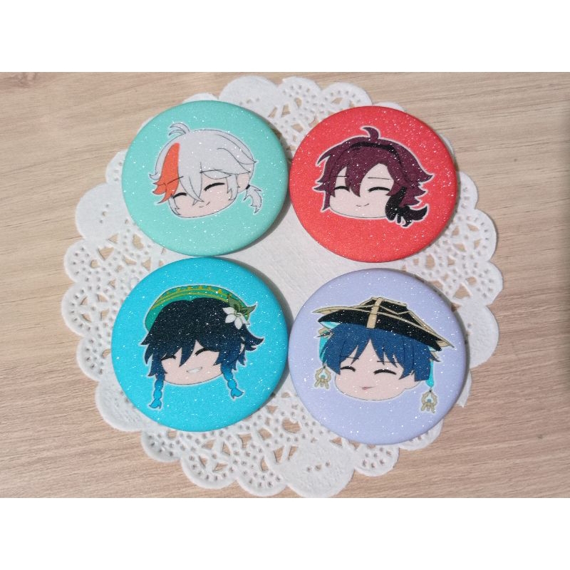 Jual Pin Button Laminasi Glitter Characters Genshin Impact Pin Button Venti Kazuha Heizou