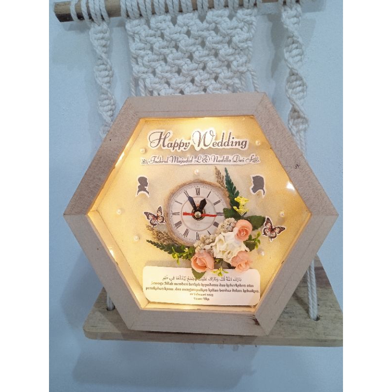Jual kado nikah/annive/wisuda/ulangtahun murah freebox cantik dan ...
