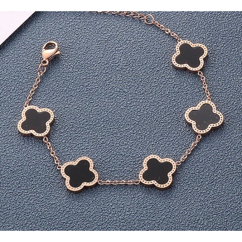 Jual Gelang clover hitam aksesoris | Shopee Indonesia