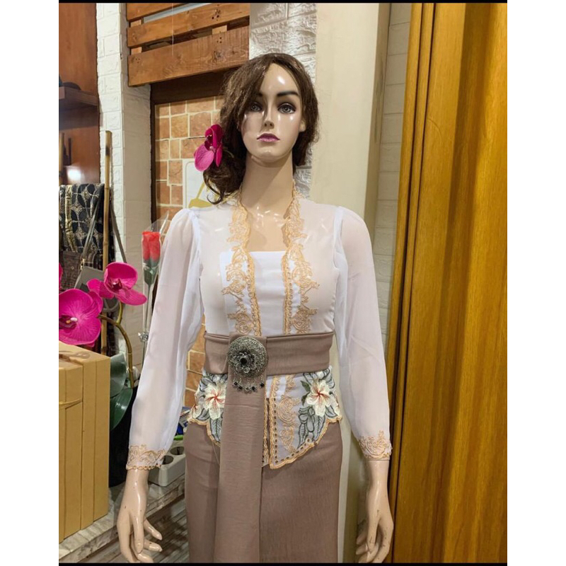 Jual kain kebaya bordir jadi lengan panjang/kebaya motif baru//kabaya ...