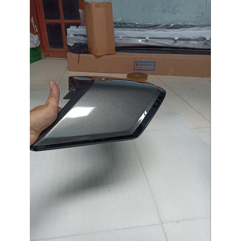Jual TAILGATE SPOILER XPANDER 2017 2024 ORIGINAL KJS | Shopee Indonesia