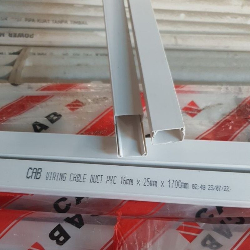Jual PIPA KABEL DUCTING LISTRIK KOTAK PVC 16mm x 25mm x 170cm merk CAB ...