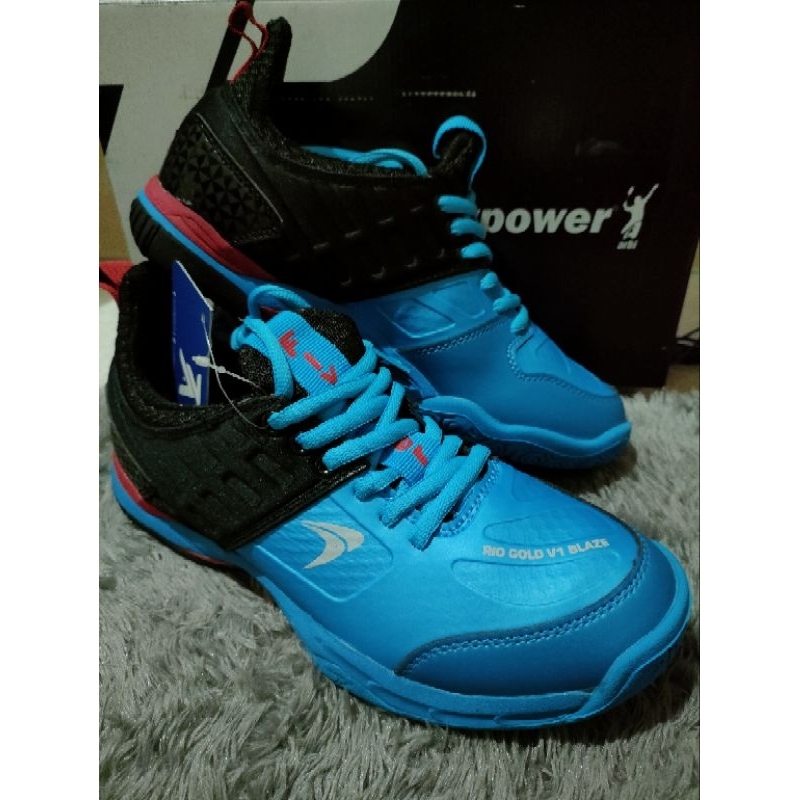 Jual (TERBARU) (BISA COD) Sepatu Badminton Flypower Rio Gold V1 Blaze ...